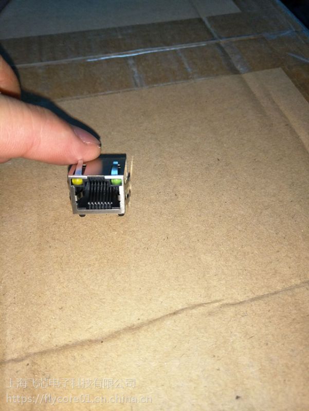 【FC601-56S-LED-EMI 1X1 带灯带弹片图片】FC601-56S-LED-EMI 1X1 带灯带弹片图片大全 - 上海飞芯电子科技有限公司